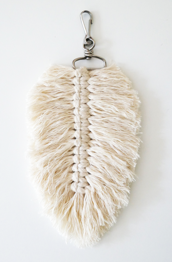 Anleitung Makramee Feder Anhänger | Einkaufen in Braunschweig